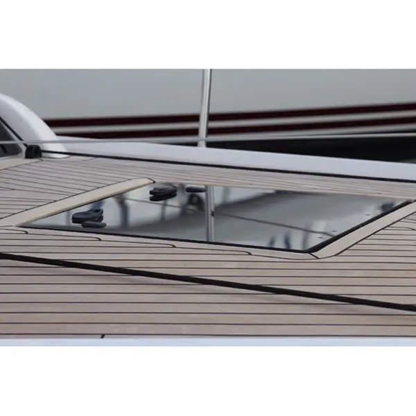 Lewmar Flush Hatch 3G SZ44 € 715,00